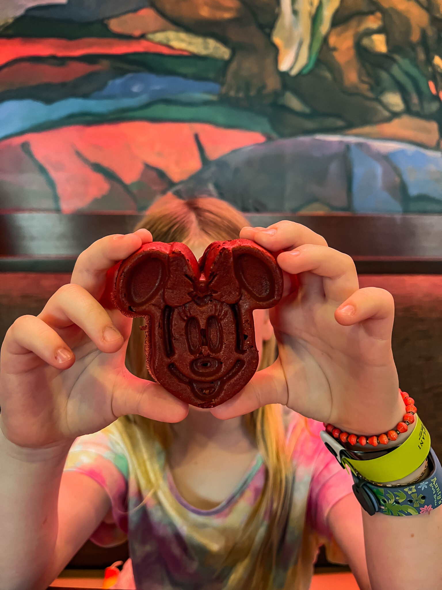 The Ultimate Guide to the Aulani Character Breakfast - Lipgloss and Crayons