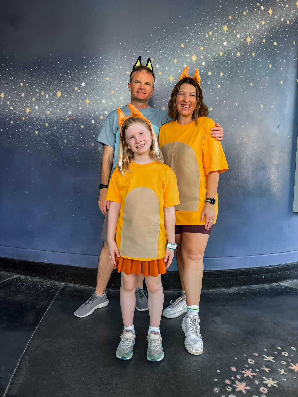 diy bluey costume - Lipgloss and Crayons